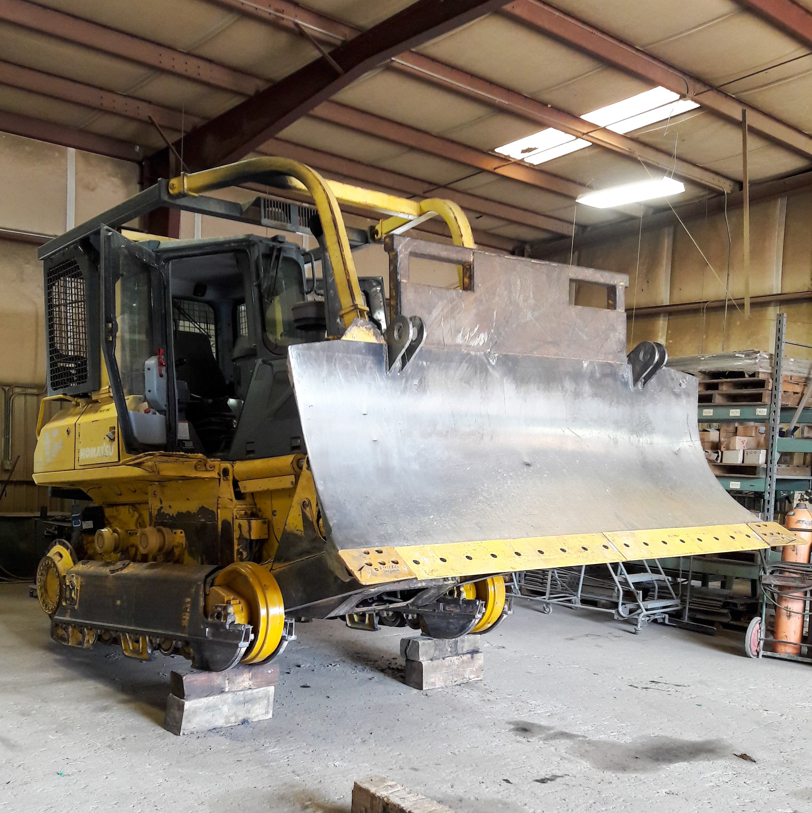 Tractor Tracs, Inc. - The Undercarriage Specialists